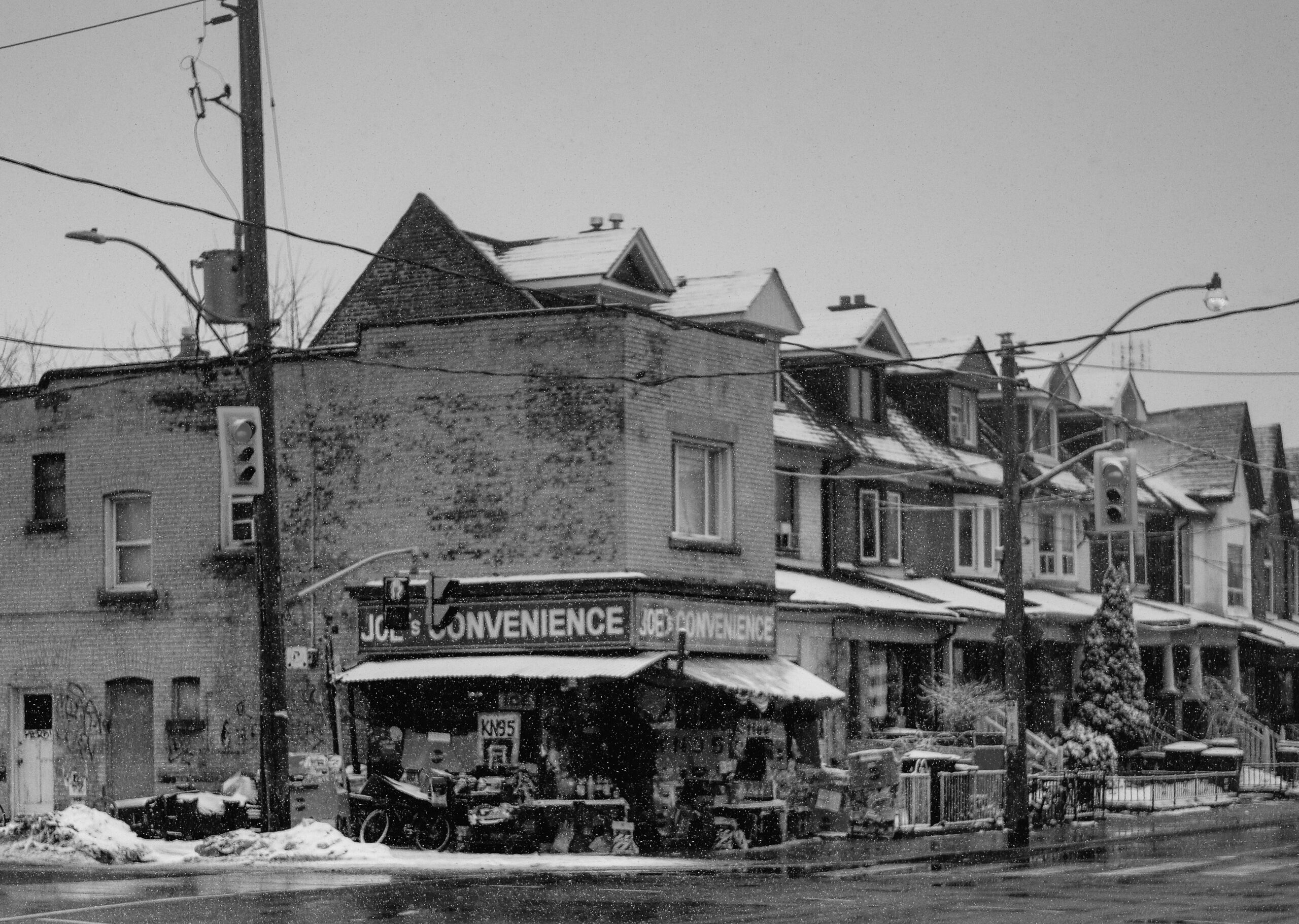 Kiss and Tell | Literary Review of Canada